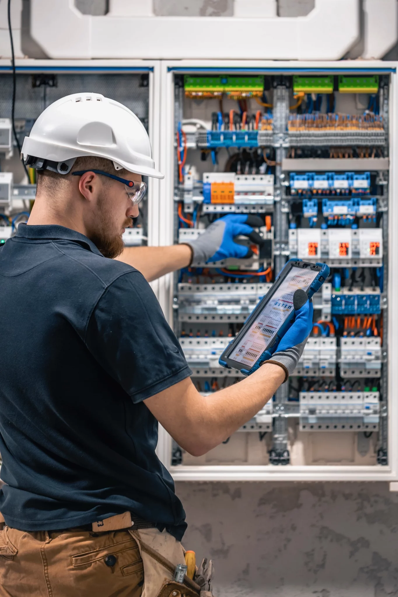 Instalaciones eléctricas | INASIS INGENIERÍA Y MANTENIMIENTO